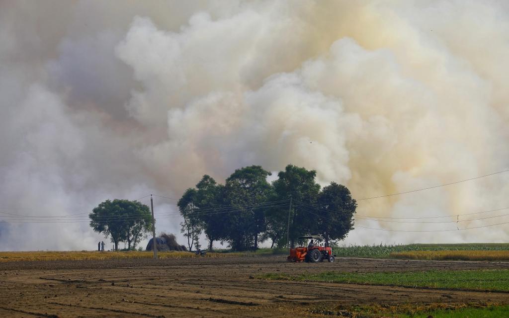 ‘Punjab stubble burning turned Delhi to gas chamber,’ says LG. Mann ...